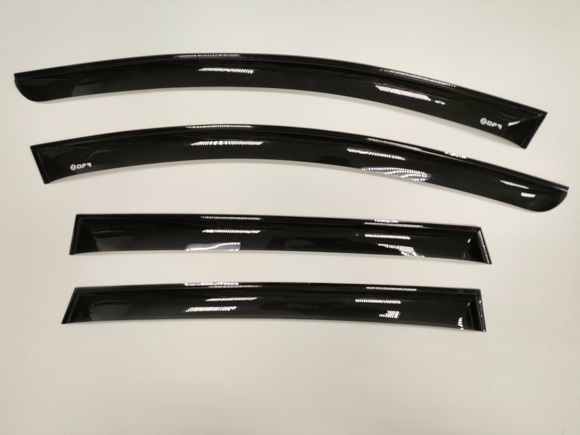 Дефлекторы окон (комплект) AUTOFAMILY Dongfeng AX7 [2.0 16V 5MT внедорожник] DFMAX713001