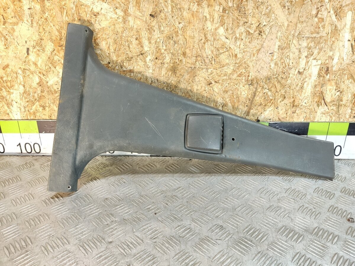 Обшивка стойки правая VAZ 2112 2110540212410