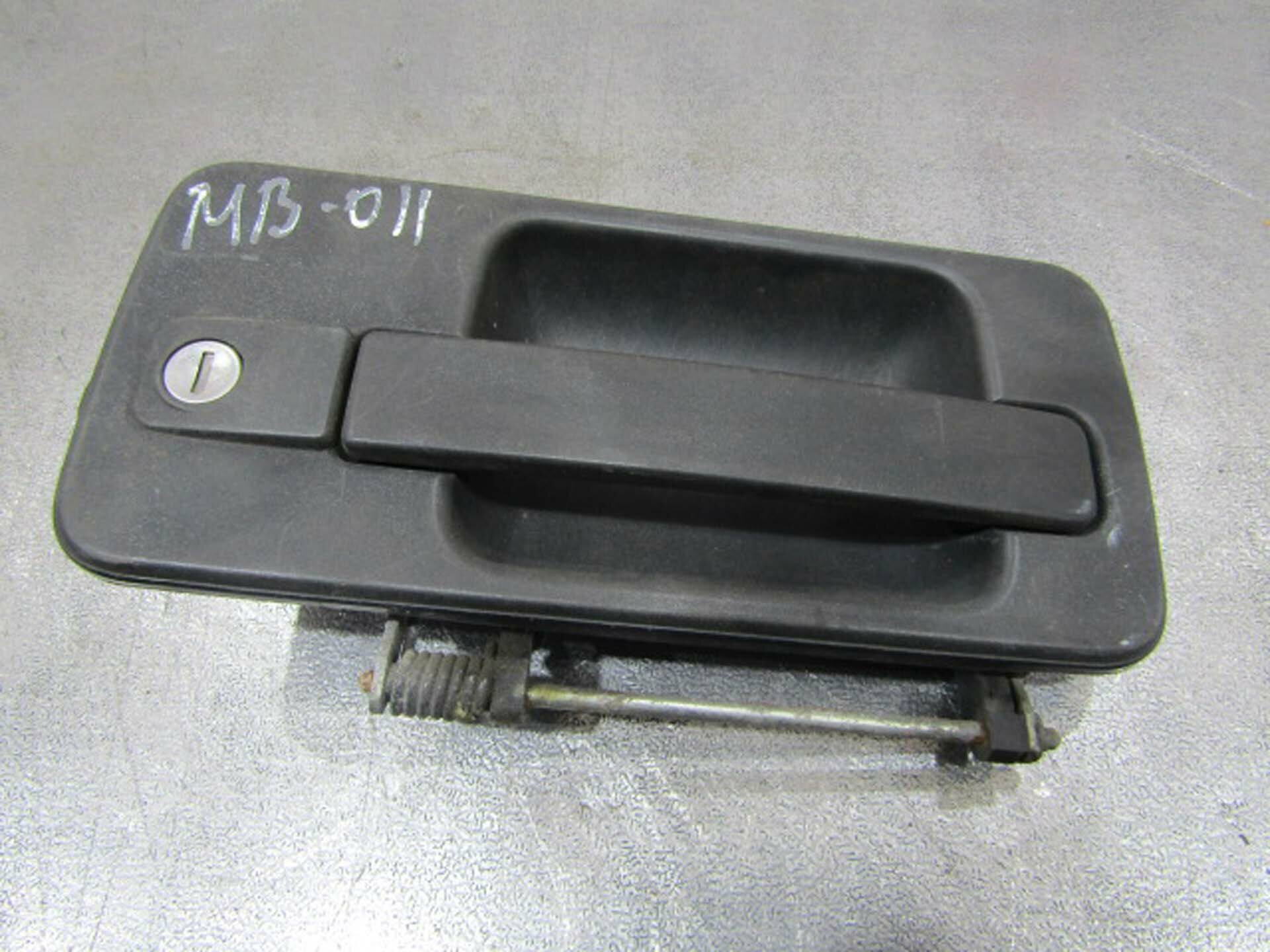 Ручка двери наружная правая Mercedes Actros, Axor