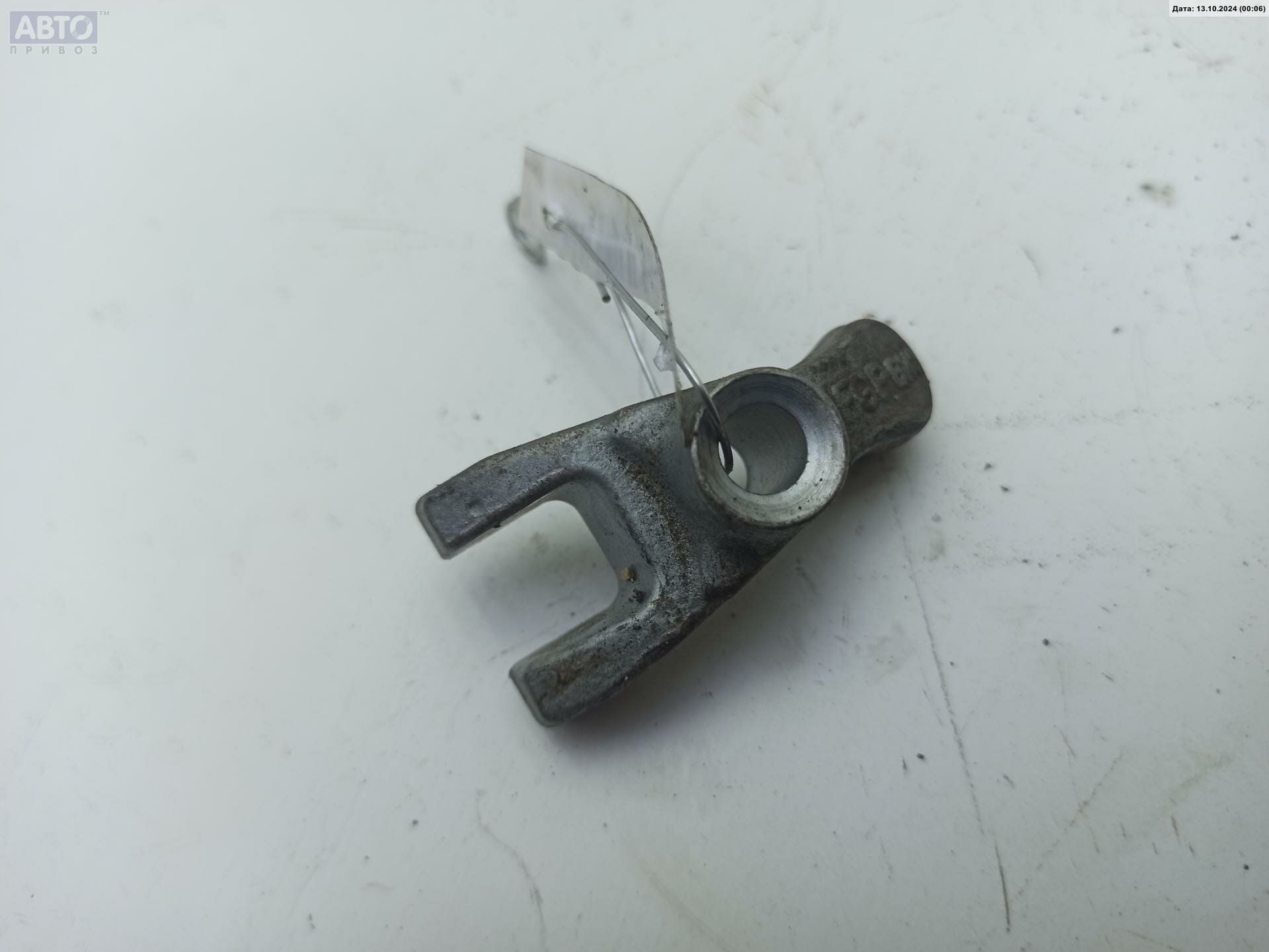 Скоба (кронштейн) крепления форсунки Opel Astra H (2004-2009)