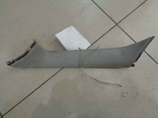 Обшивка двери багажника правая от Subaru Outback BH 1999-2003