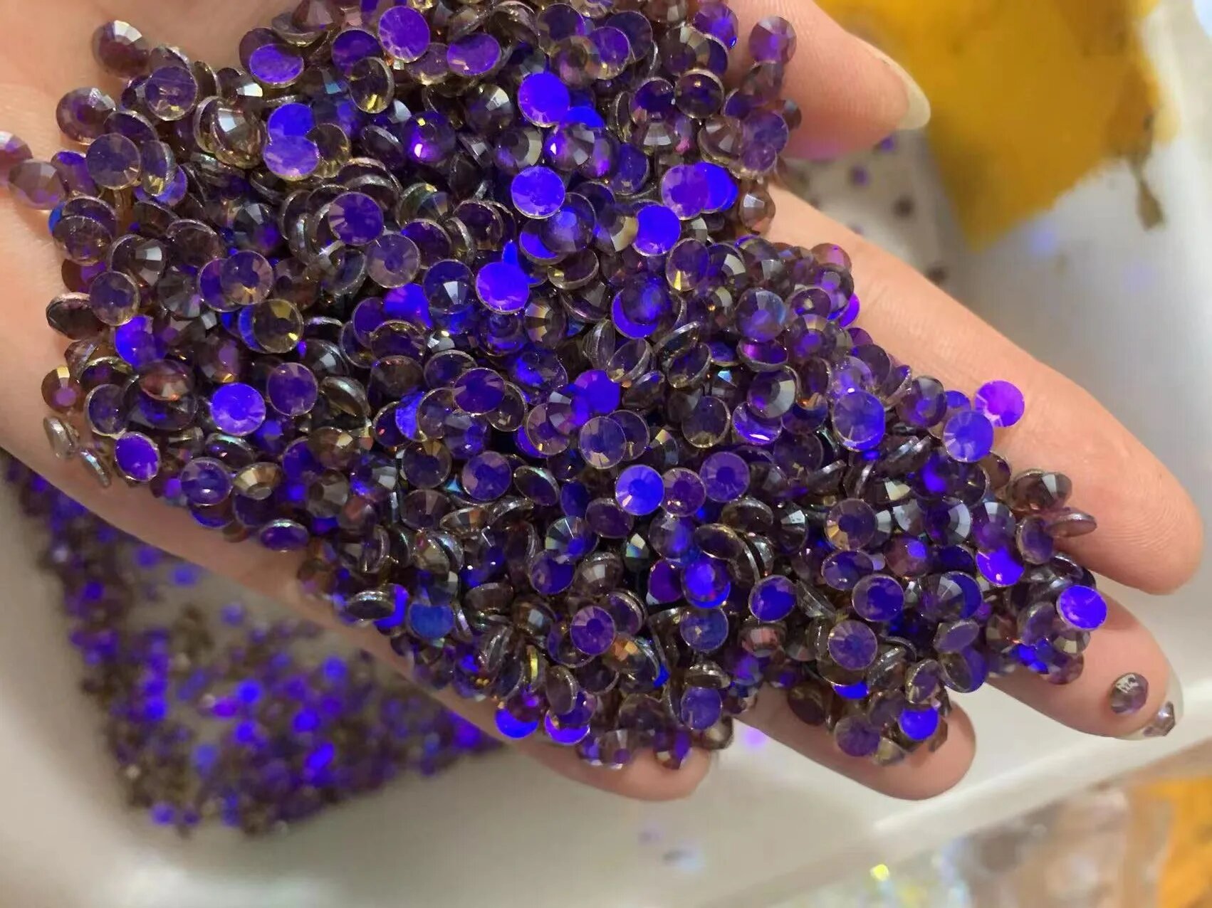 Флуоресцентные стразы из стекла для дизайна ногтей Фиолетовый, mix ss6-ss30 10gram, Aurora Amethyst