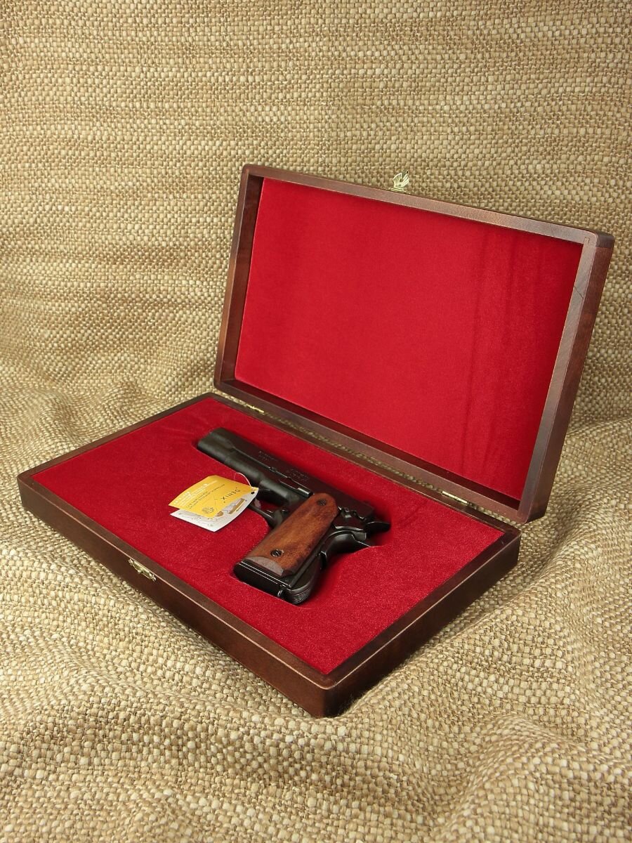 Сувенирный пистолет Denix "Кольт 45", черный матовый, 2200 г, в подарочной коробке