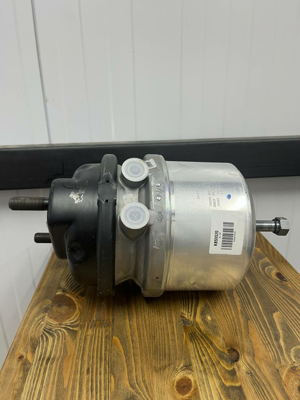 Энергоаккумулятор KNORR BREMSE задний тип 24/24, BS9520, артикул II34388 (0501 316 050)