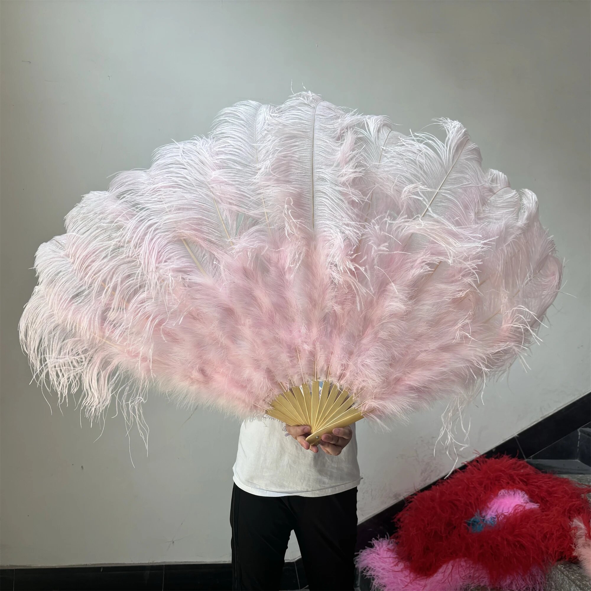 Складные розовые веера из страусиных перьев Розовый, Light Pink, 100CM 1PCS Right