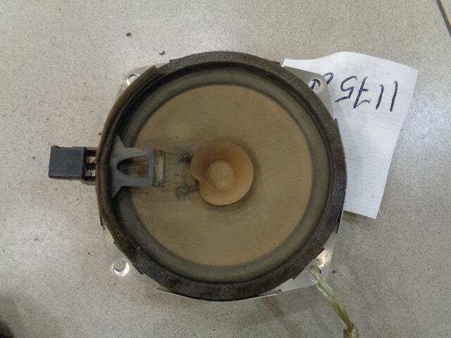 Динамик задний от Mitsubishi Lancer Cedia CS 2000-2003