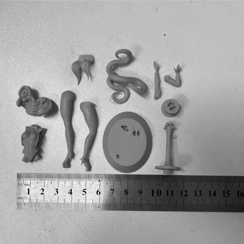 MODX 1/24 Фигурка волшебницы из смолы 75 мм