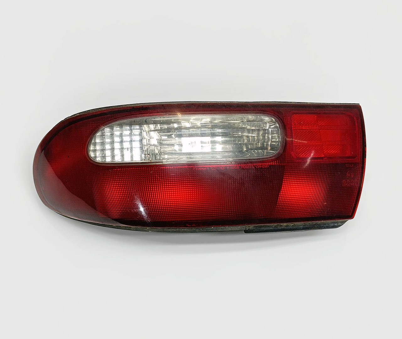 Фонарь правый Kia Sephia I, седан
