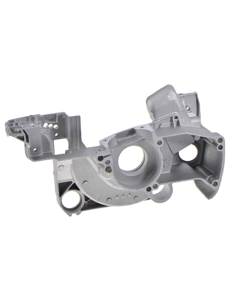 Корпус картера левый для бензопилы MAXCUT MC 146