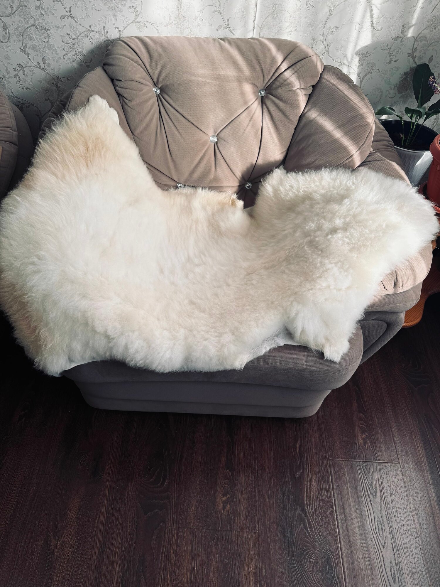 Ковер-накидка из натуральной овечьей шкуры (мех, овчина) для дома и авто