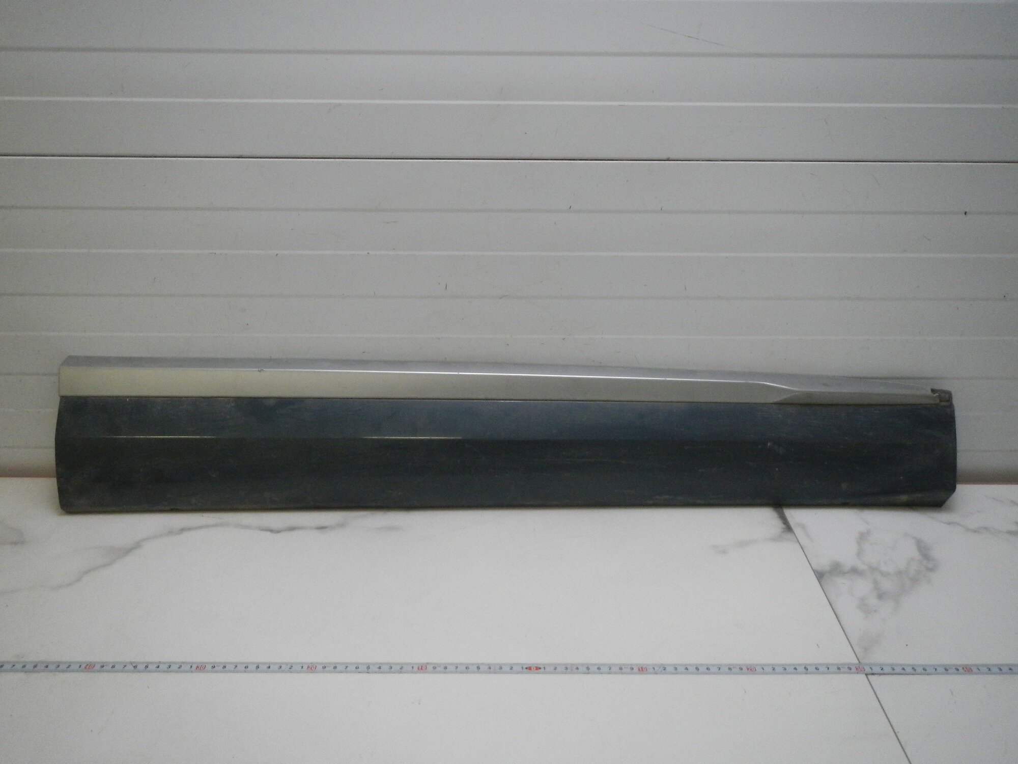 Б/У Молдинг двери передней правой, Geely (Джили)-MONJARO (21-) GEELY MONJARO (21-) Царапины, отколот кусок накладки. 641...