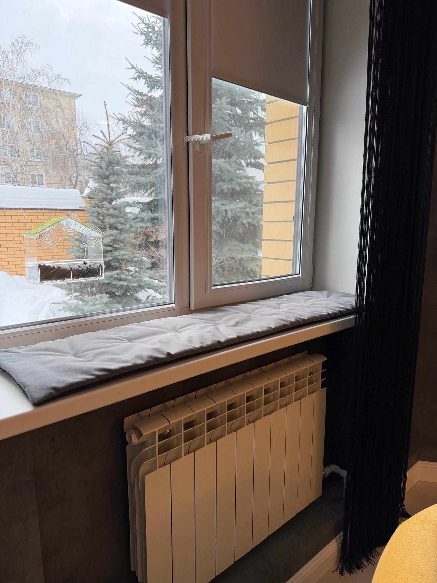 Лежанка 33*140 для кошек и собак на подоконник, на пол. Антискользящая.