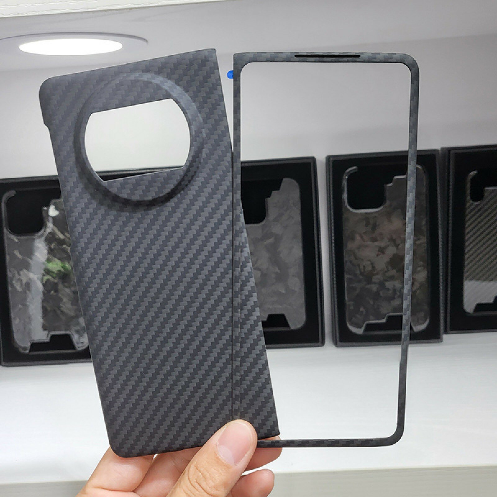 Чехол-накладка с бампером MyPads для Huawei Mate X3 из углеводородного волокна с кевларовой отделкой черный матовый