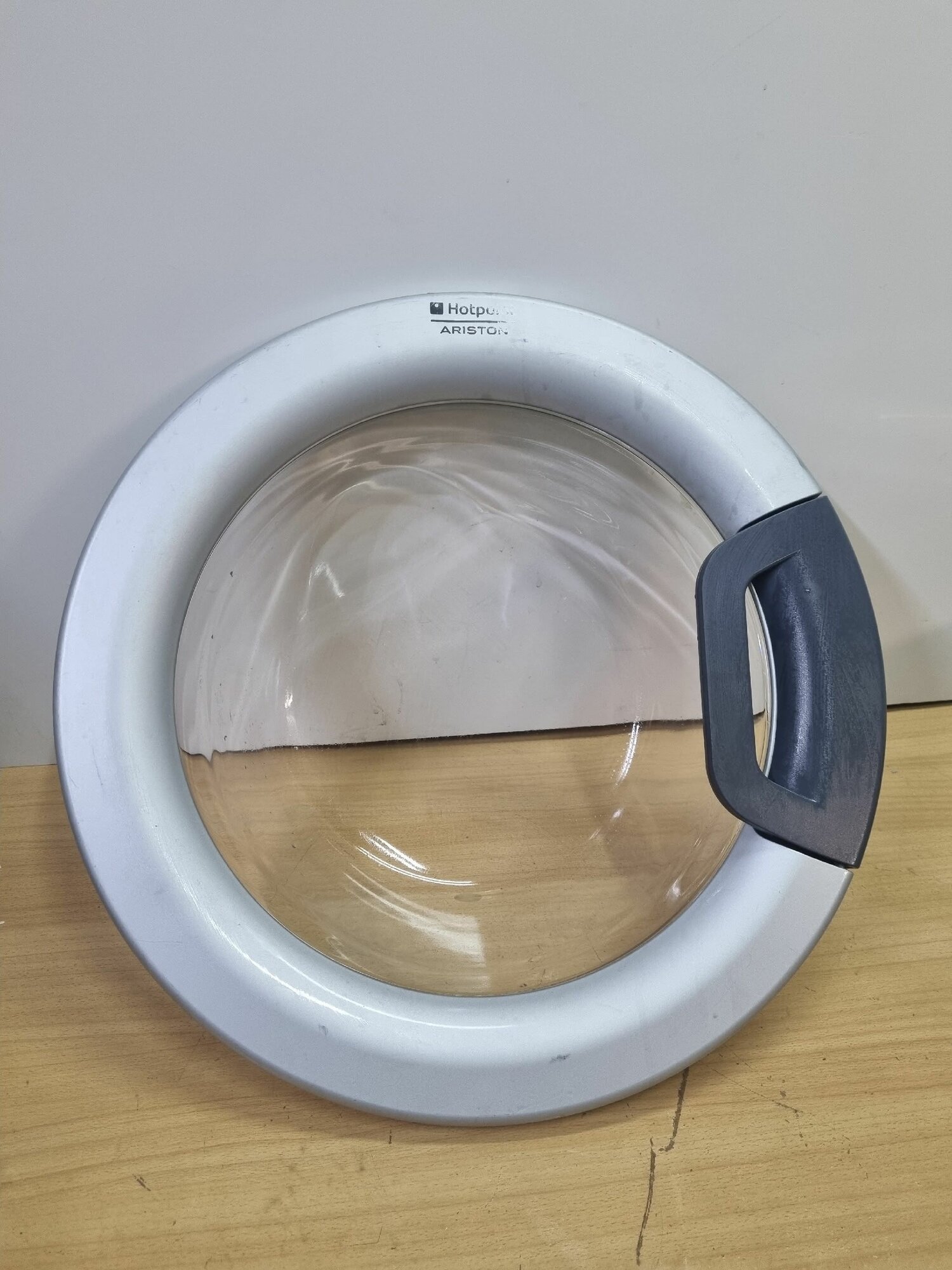 Люк дверца для стиральной машины Хотпоинт Аристон Hotpoint Ariston MVSB 6125