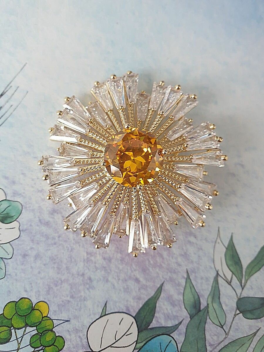 Брошь, фианит