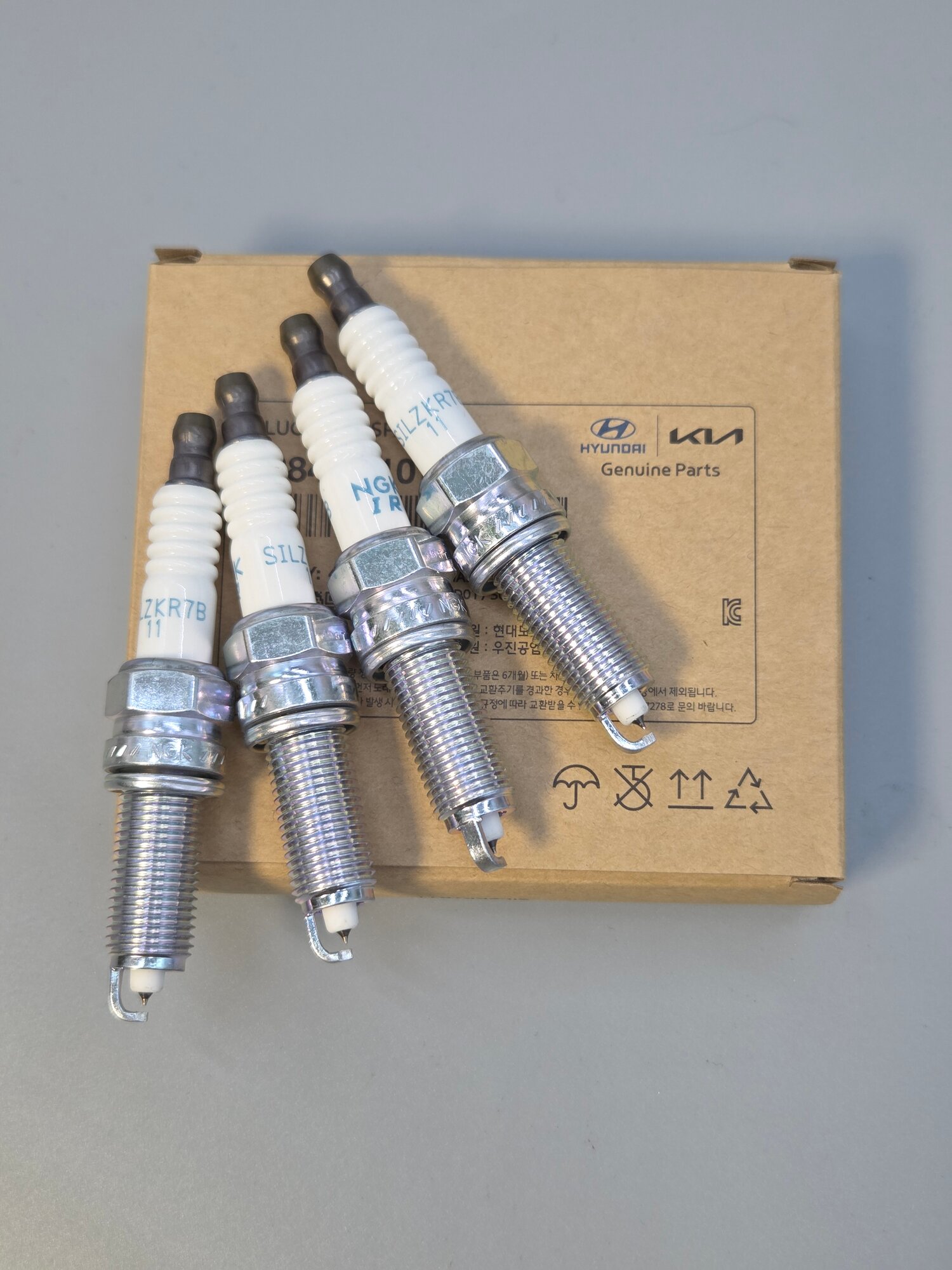 Иридиевые свечи зажигания 18846-11070 (NGK SILZKR7B11) для Hyundai/Kia Хенде Киа — комплект 4 шт