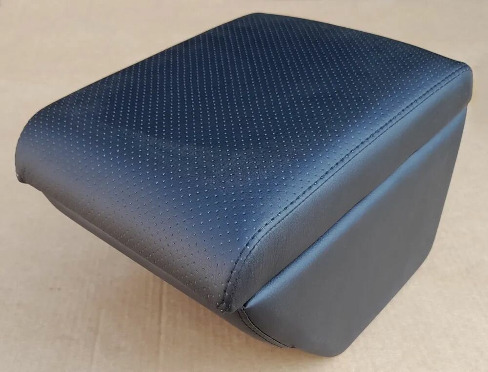 Автомобильный подлокотник для автомобиля Ford Focus 2005-2011 ANV AIR