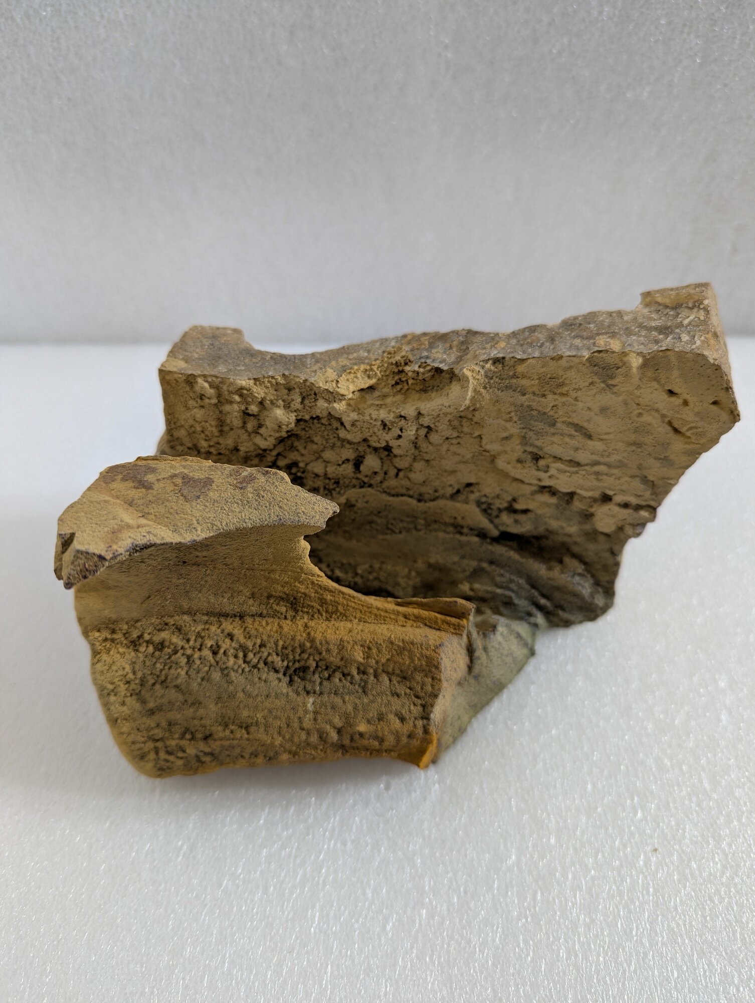 Декорация в аквариум, террариум камень грот черноморский