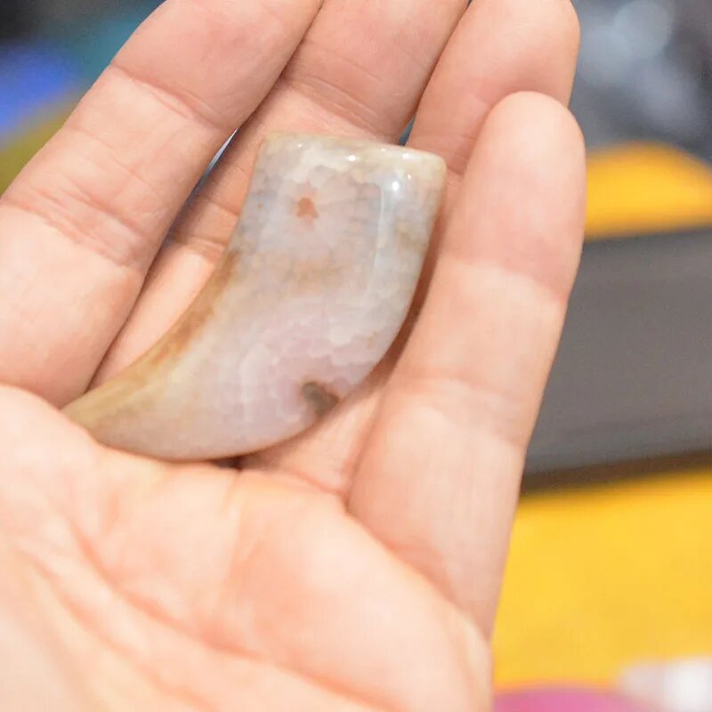 Бусины из агата, опалы, кварца и нефрита 30-80 мм