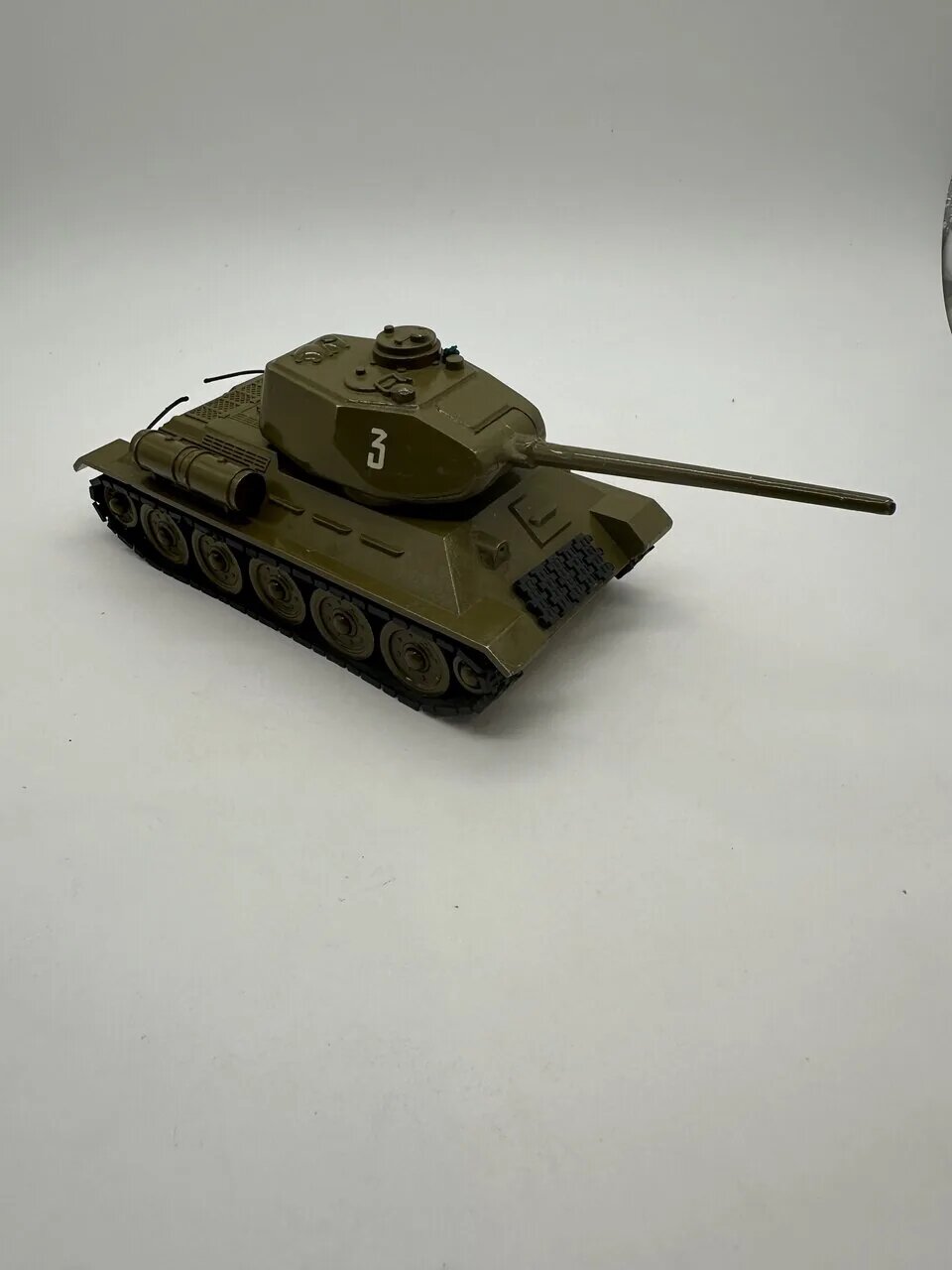 Модель танка Т34 ссср 80 годы коллекционный винтажный шикарный