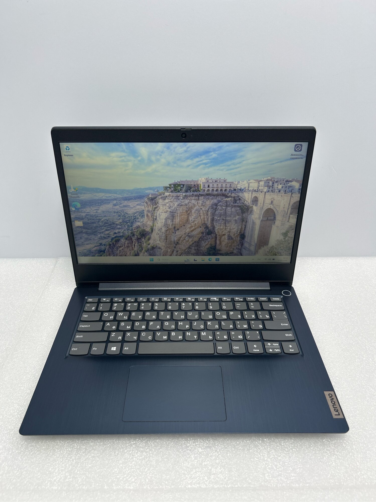 Ноутбук Lenovo IdeaPad 3 14ADA05 (81W000FXRU) 14.0"/AMD Ryzen 5 3500U/RAM 8GB/SSD 256GB/AMD Radeon Vega 8/1920*1080/TN/Windows 11/Подсветка кл-ры: нет/синий. Состояние: Уценка/небольшой след на матрице от клавиатуры/С1