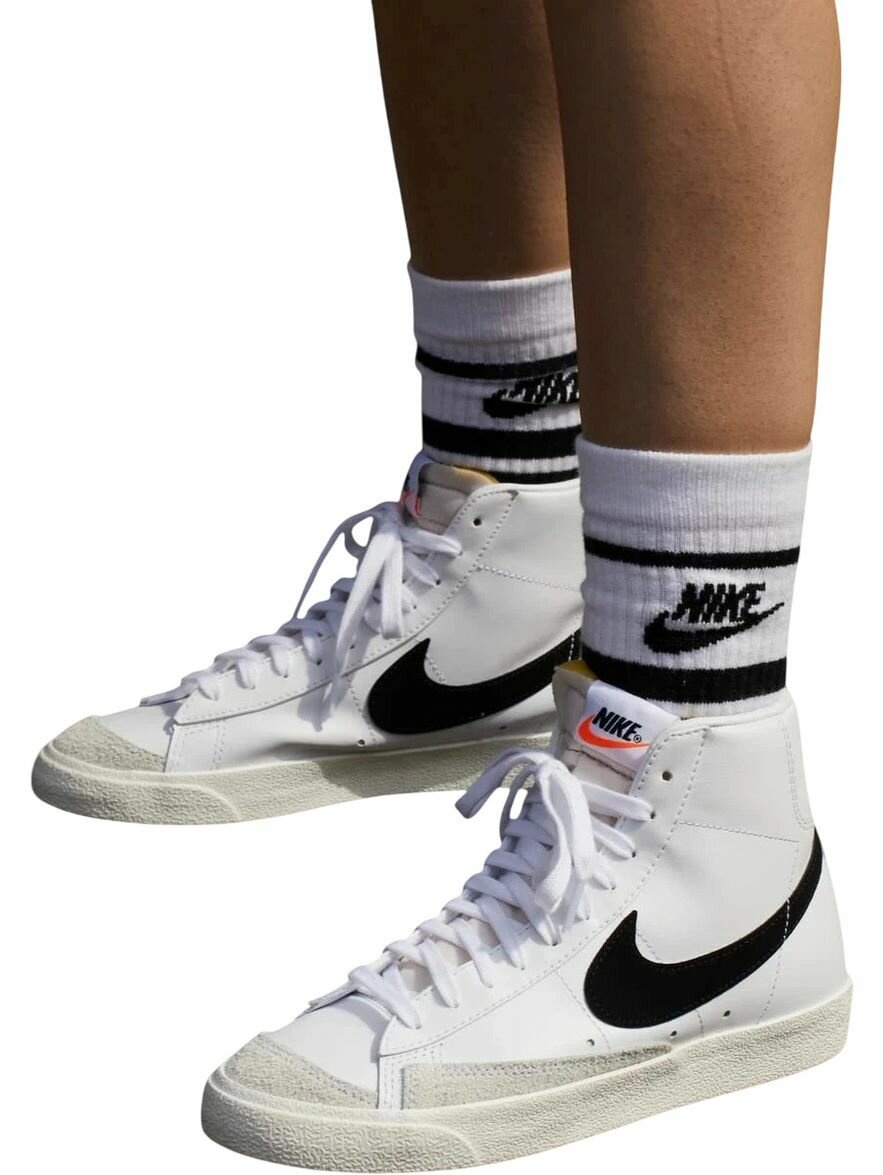 Кеды NIKE Blazer Mid '77, полнота F, размер 9 US, белый, черный — фото 1