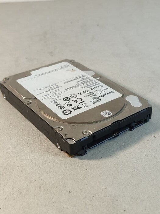Жесткий диск 2.5" 900 Gb SAS Seagate ST900MM0006