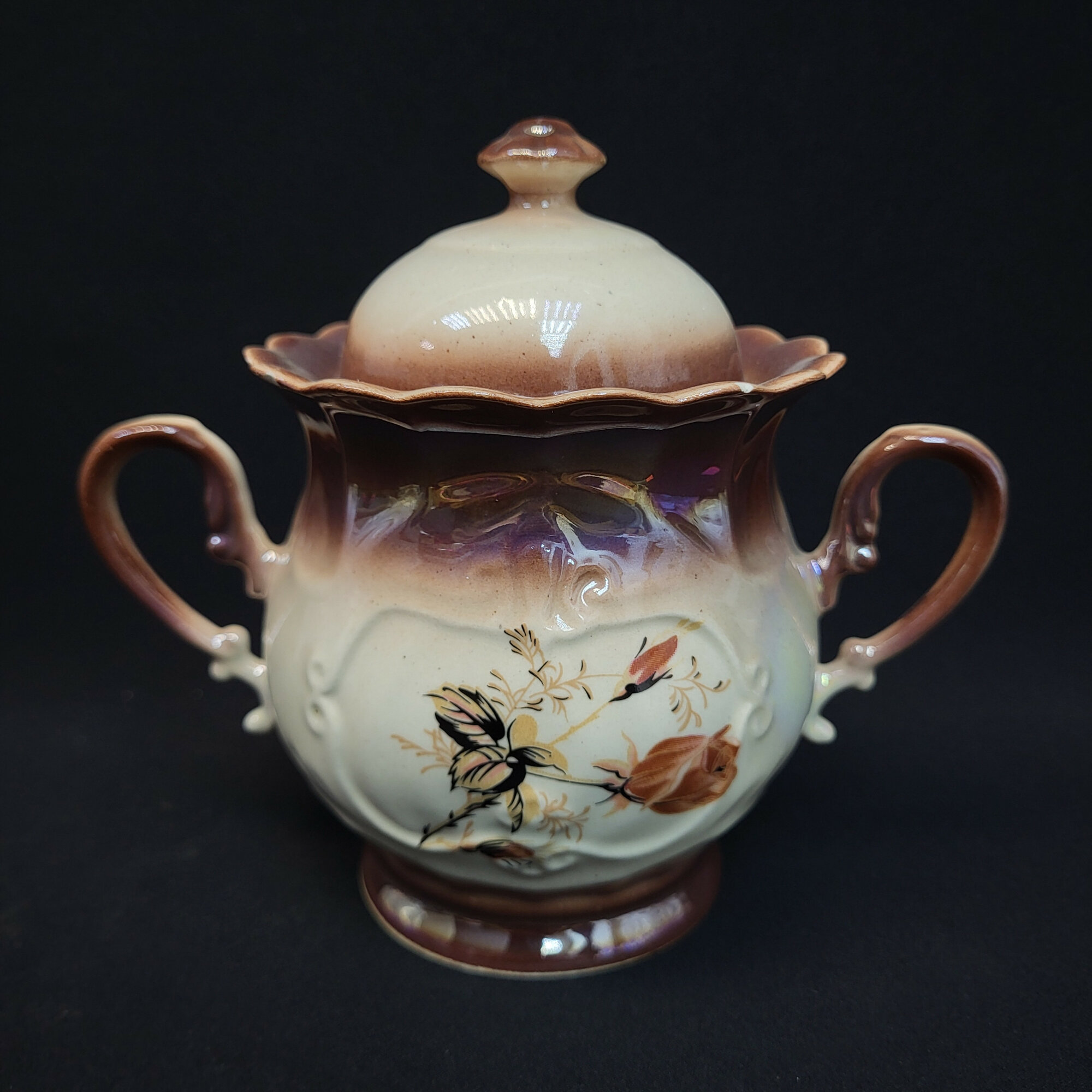 Сахарница винтажная, СССР. Керамика с крышкой, с ручками и цветочным рисунком