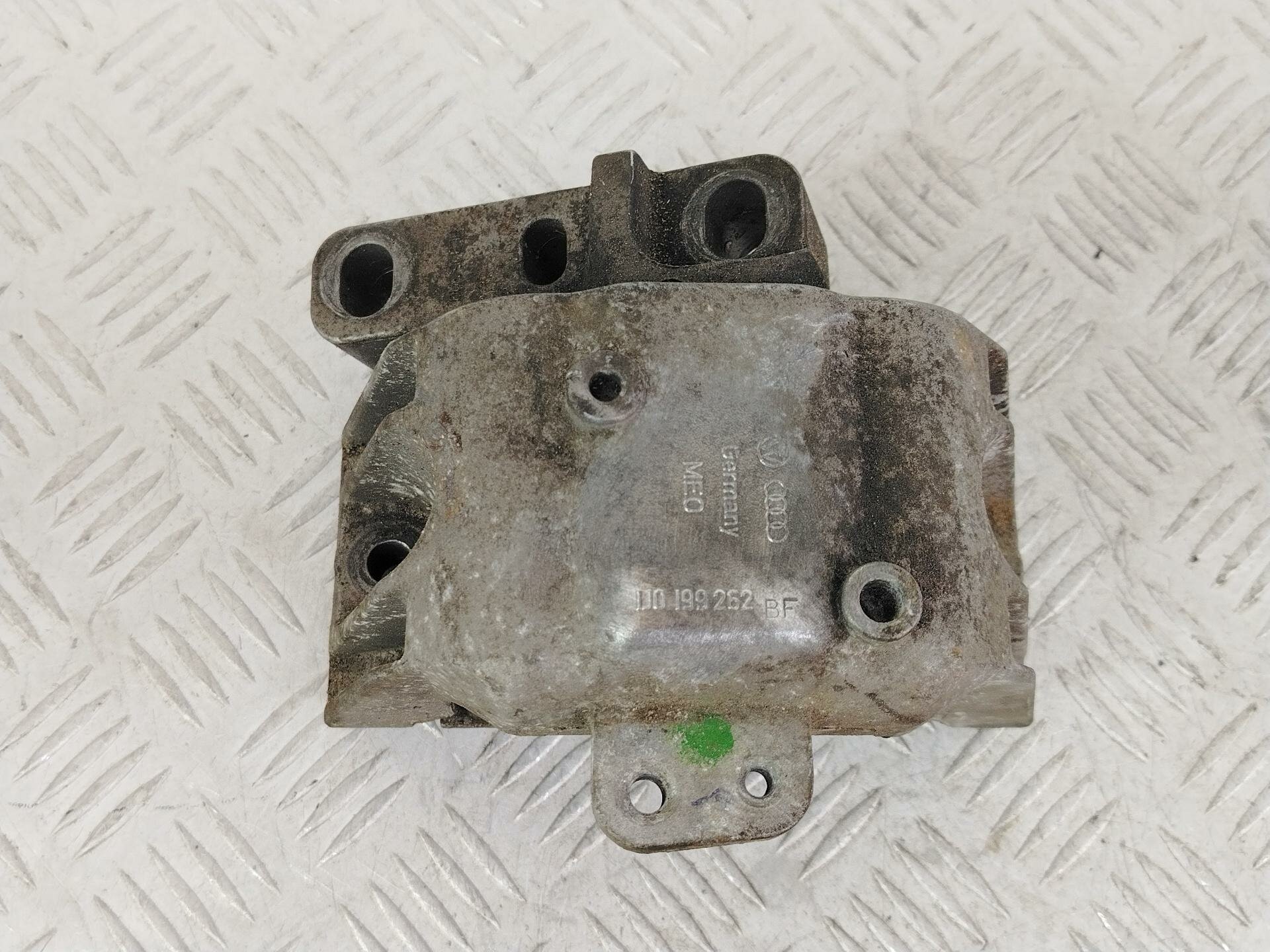 Подушка крепления двигателя Volkswagen Golf 4 (1997 - 2006) 1J0199262BF