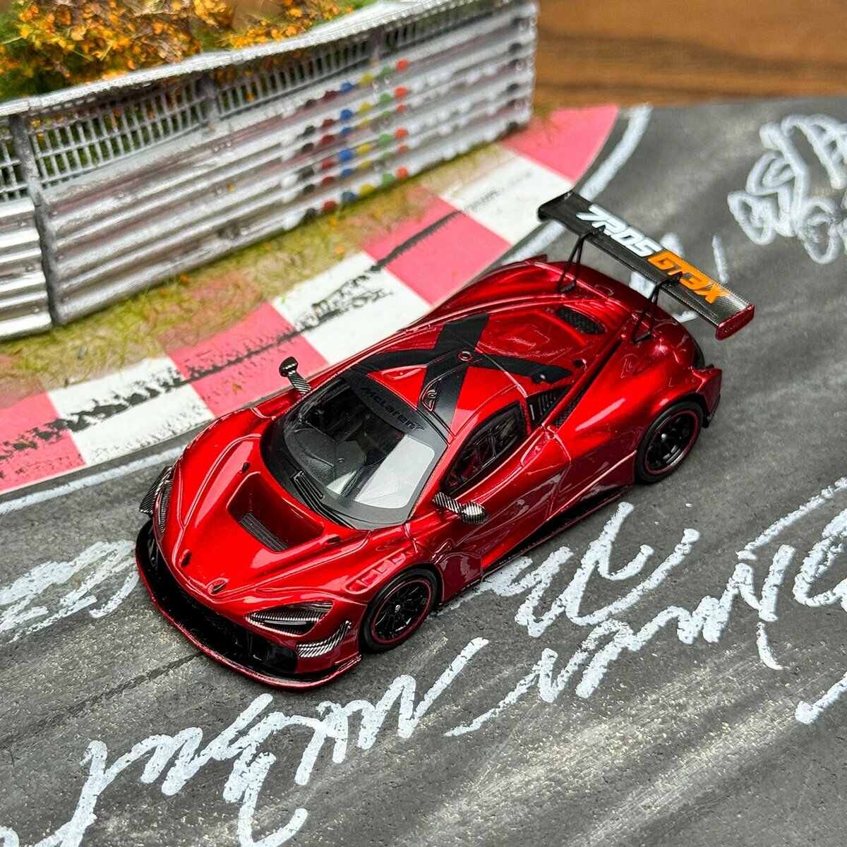 Модель автомобиля CM Model 1:64 720S GT3X из литого металла