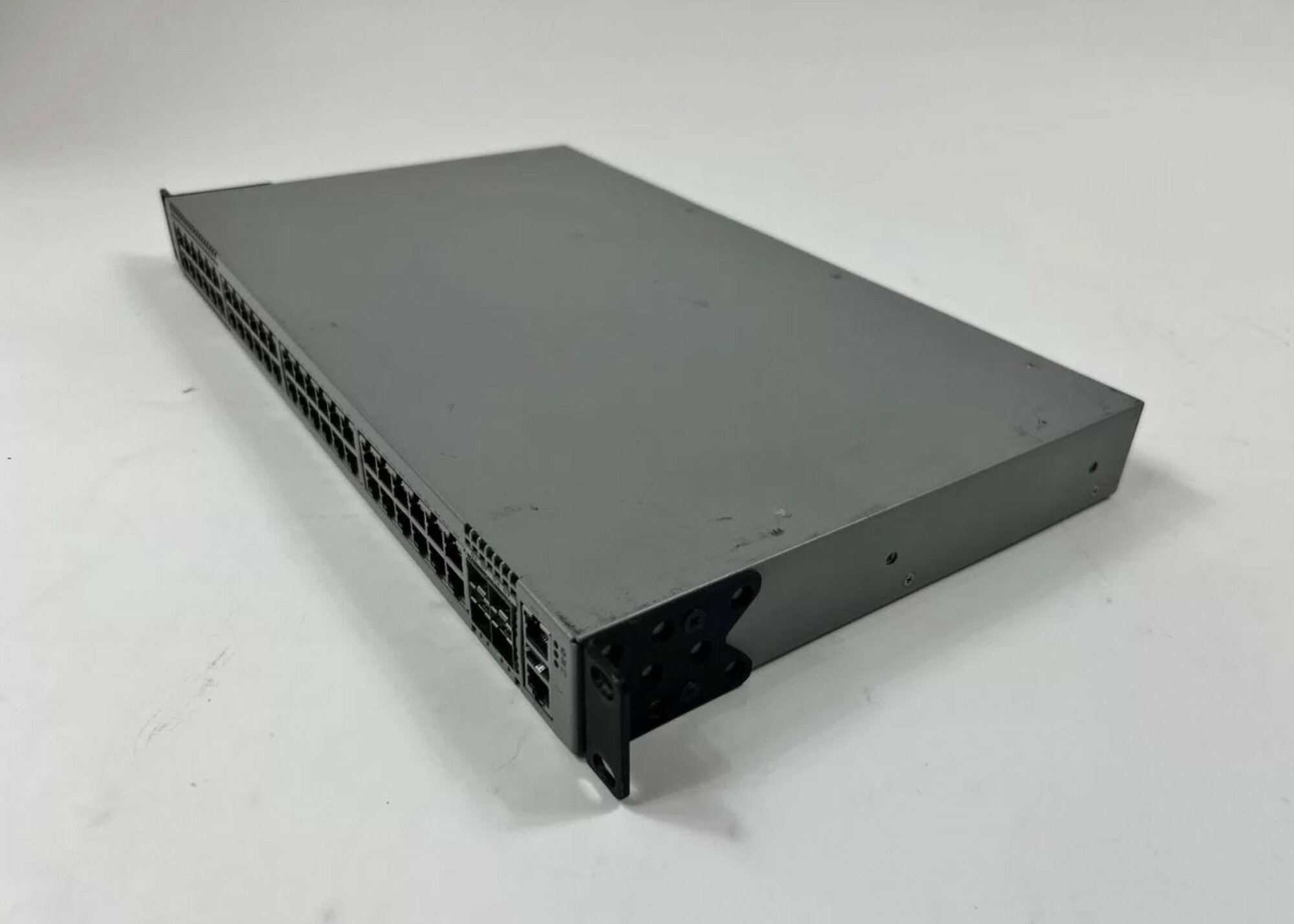 Коммутатор Arista DCS-7010TX-48 — фото 1