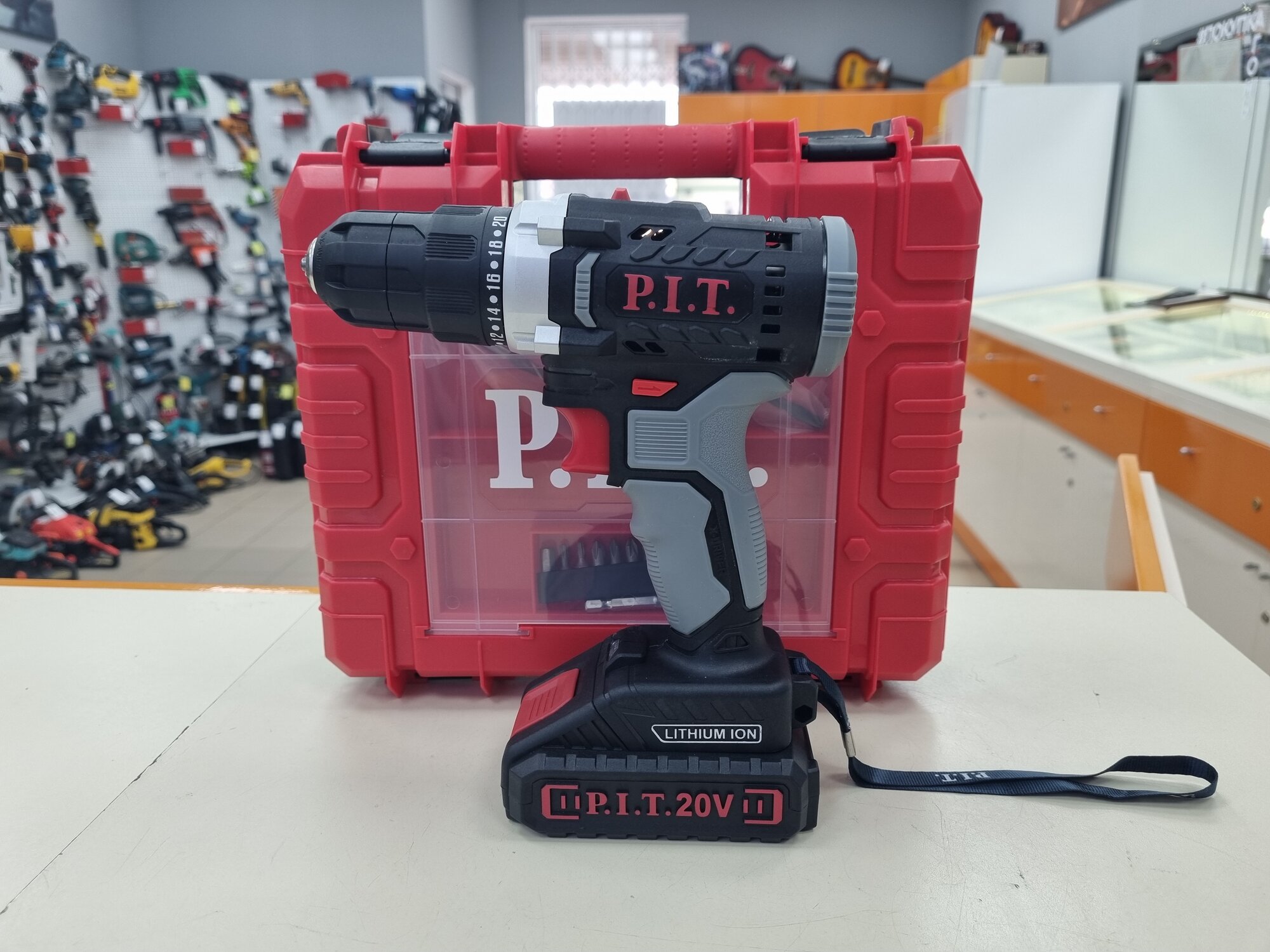 Аккумуляторная дрель шуруповерт P.I.T. в кейсе 20v PSR18-D5. Б\У