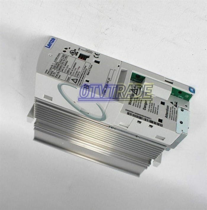 Модуль LENZE E82EV751-4C Frequency Inverter E82EV751K4C E82EV751_4C — фото 1