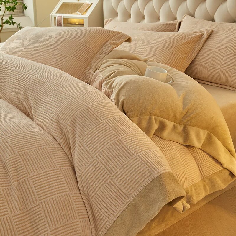 Helani Home Textiles Молочный бархат Комплект из четырех предметов 2025 Новый зимний двусторонний утолщенный трехмерный
