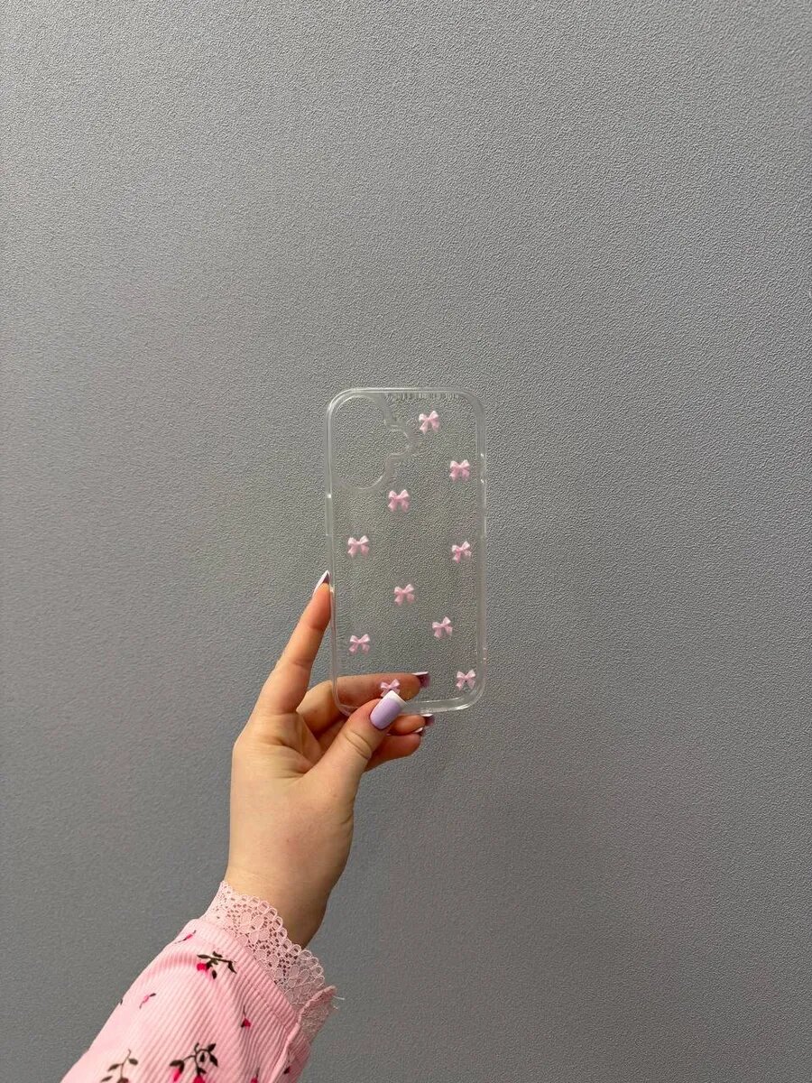 Чехол на Iphone 17, прозрачный с фигурками розовых бантиков, — фото 1