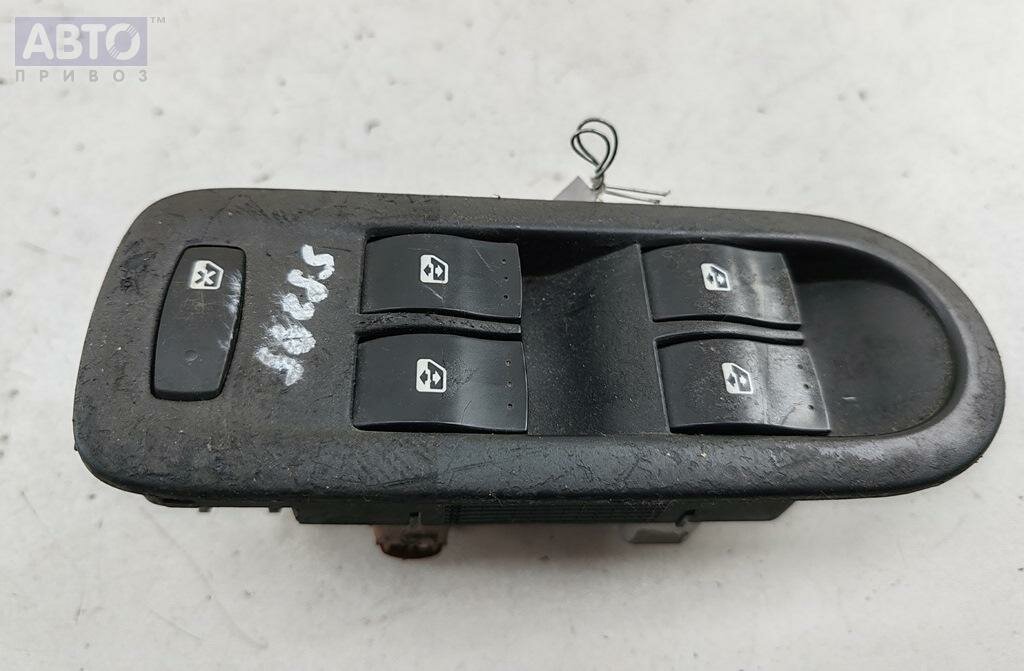 Блок кнопок управления стеклоподъемниками Renault Scenic 2 (2003-2009)
