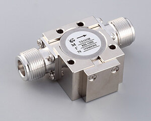 0.20 GHz to 0.30 GHz, 0.6 dB Insertion Loss, 18 dB Isolation, SMA/N Coaxial Series Isolator-TG101M