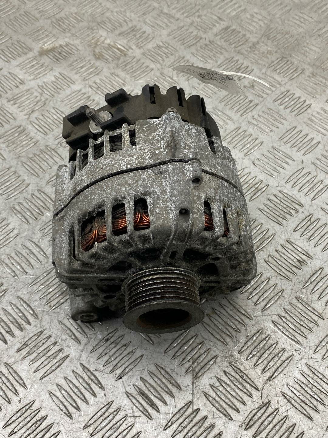 Генератор для BMW 3 E90/E91/E92/E93 2.0 OEM 7802261