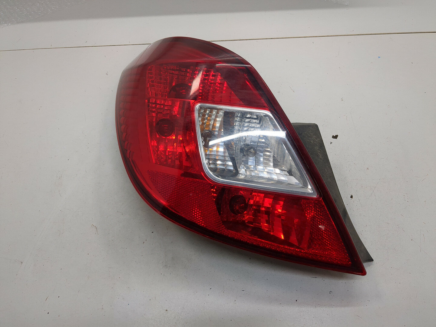 Фонарь (задний) левый Opel Corsa D Б/У