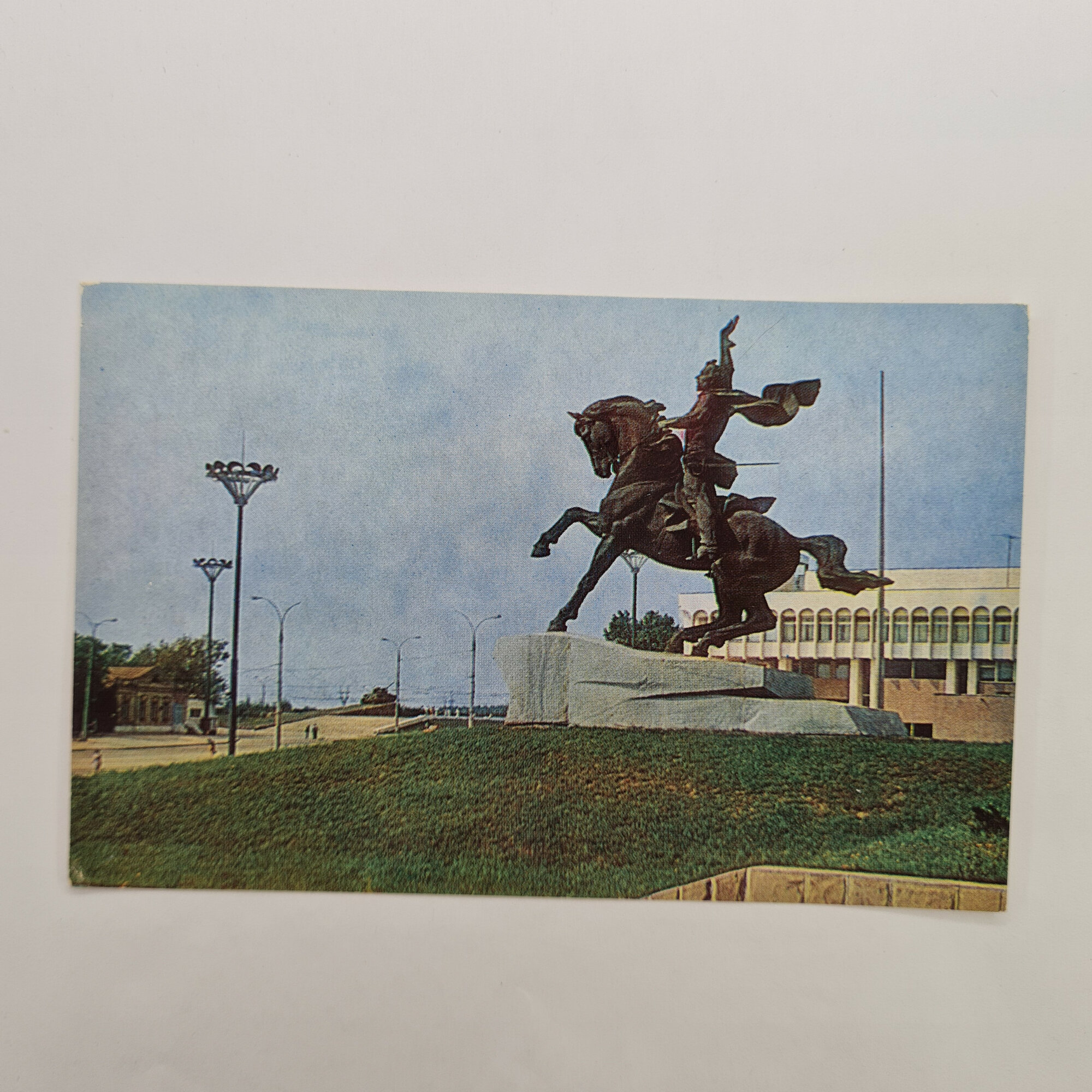 Открытка советская СССР. Тирасполь, памятник Суворову и городская площадь. Винтаж