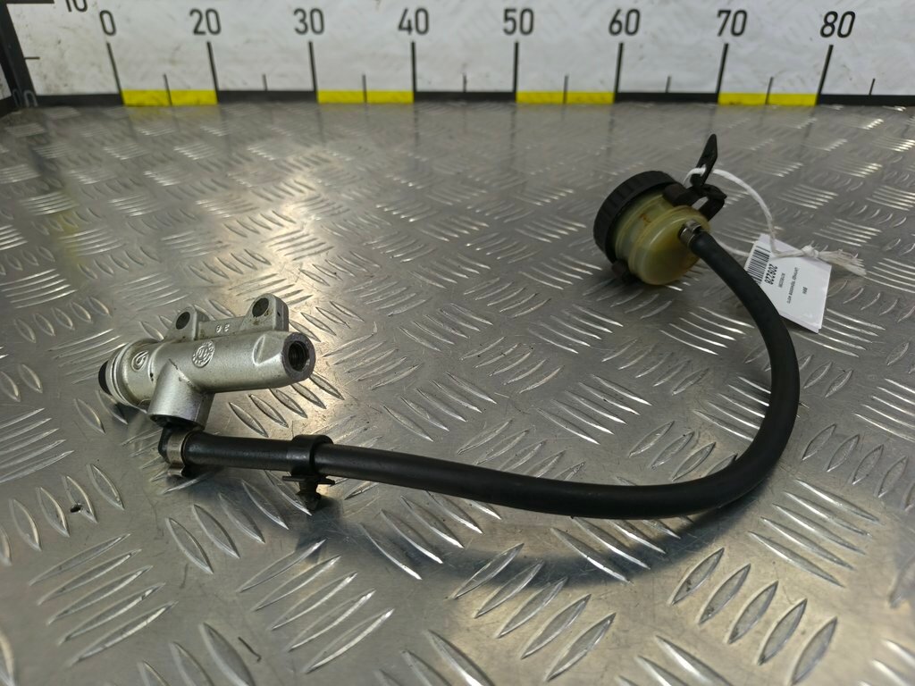 Цилиндр тормозов мото Б/У для BMW 34318522398