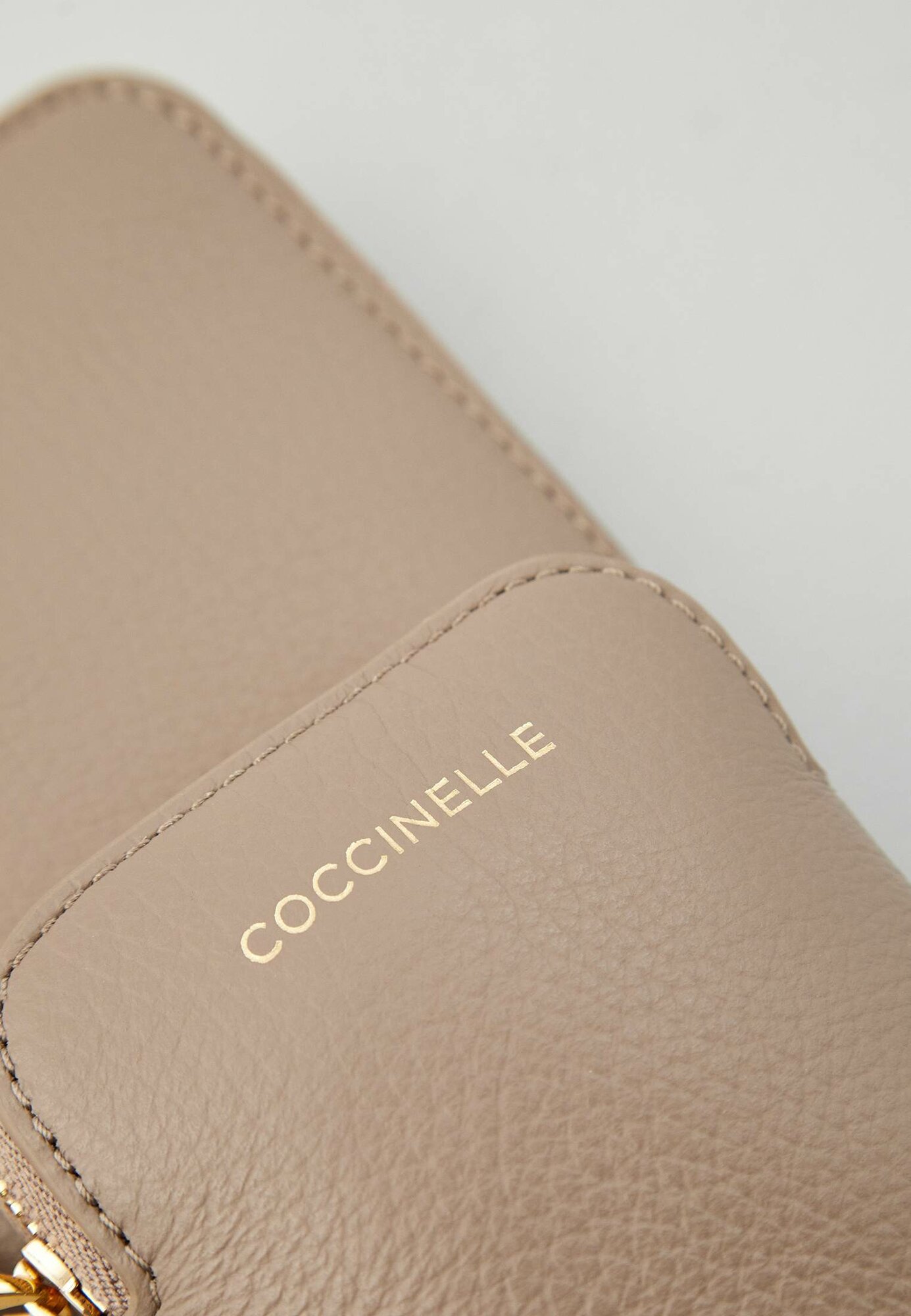 Сумка COCCINELLE, бежевый — фото 1