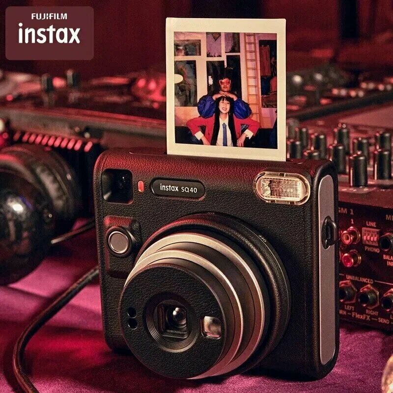 Фотоаппарат моментальной печати Fujifilm Instax SQUARE SQ40,(В комплекте 10 листов фотобумаги)