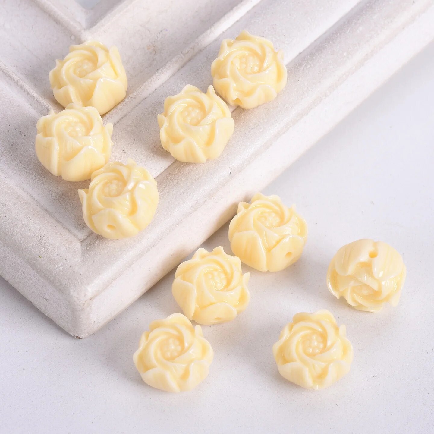 Искусственные коралловые бусины Dreamzeal, цветок, 12 мм, 10 шт. Желтый, Creamy White