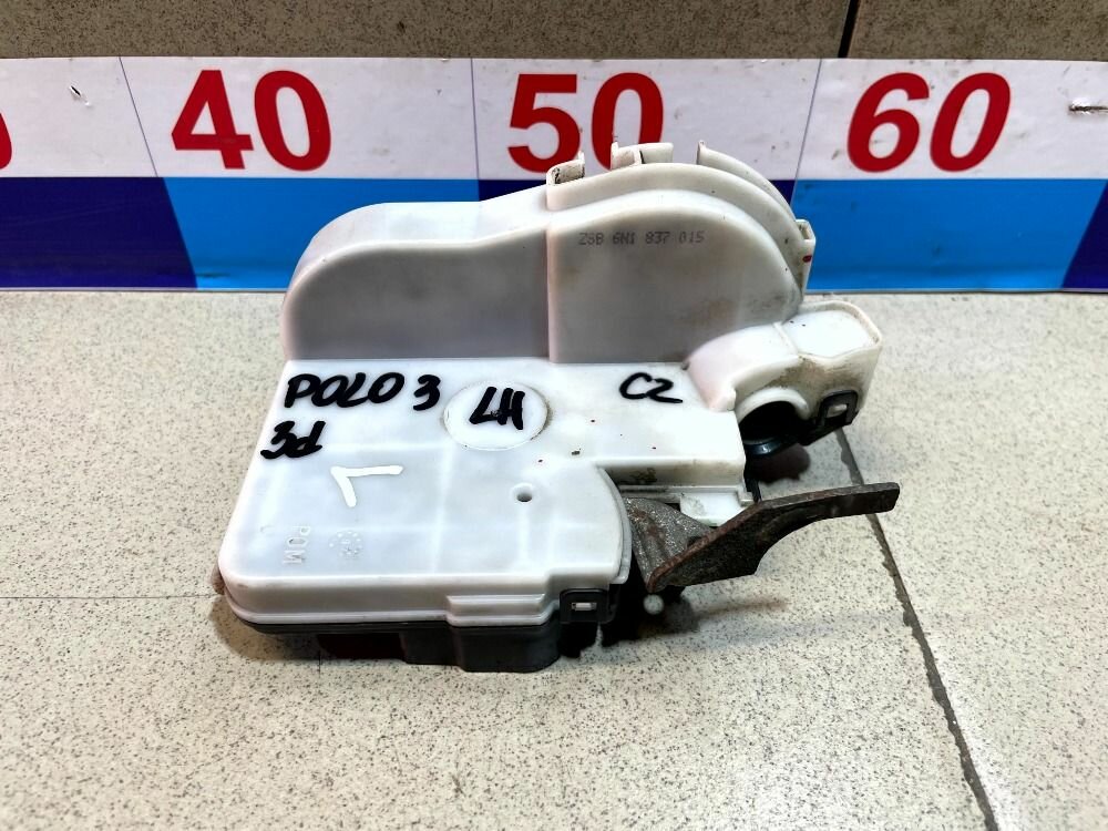 Замок двери передней левой VW Polo III