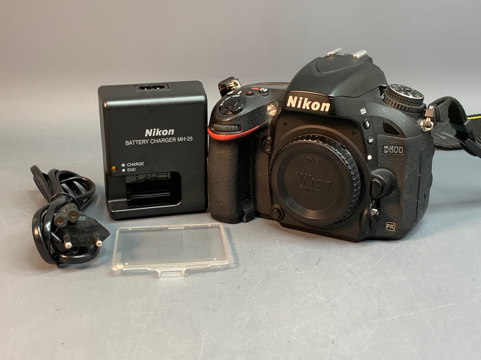 Nikon D600 14.247 кадров