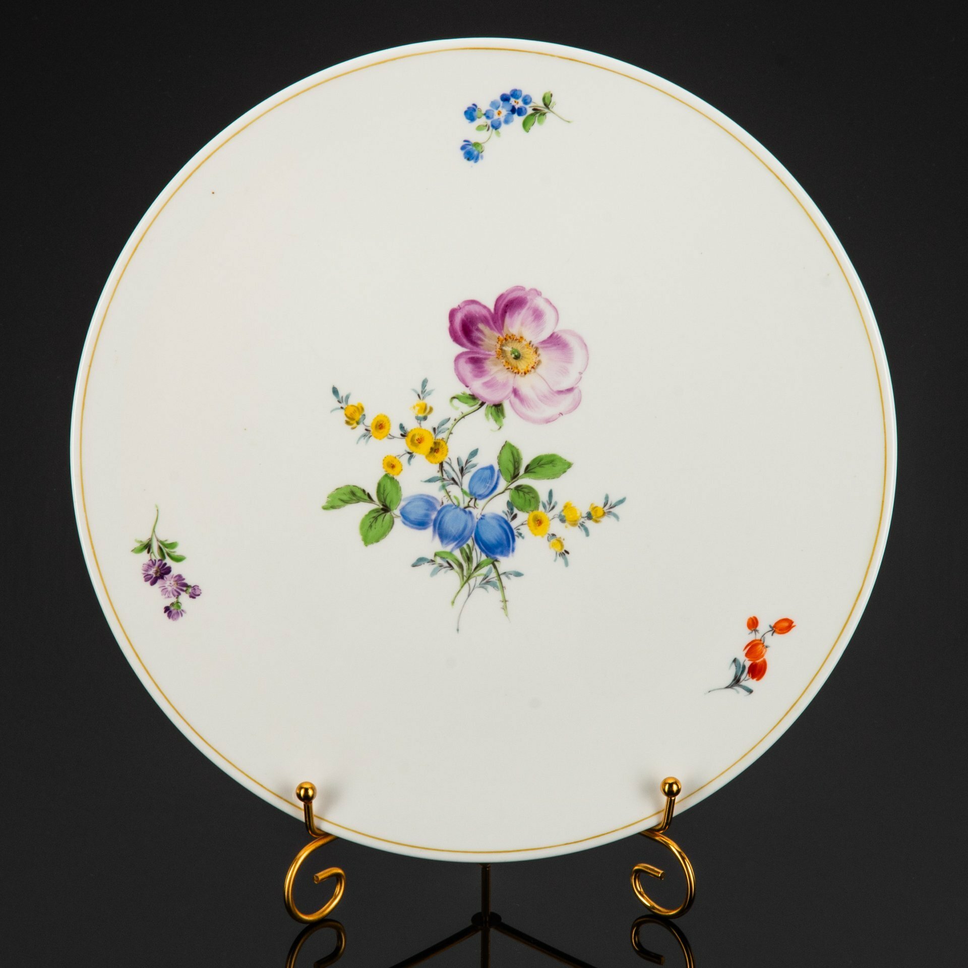 Блюдо круглой формы с цветочным декором, Meissen (Мейсенский фарфор), фарфор
