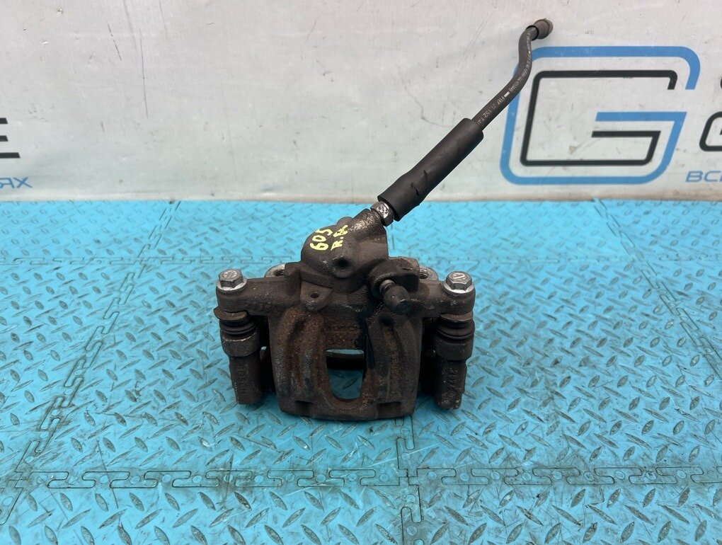 Суппорт Mercedes-Benz V-Class 2013 W639 272.978 3.5 OEM A6394200383