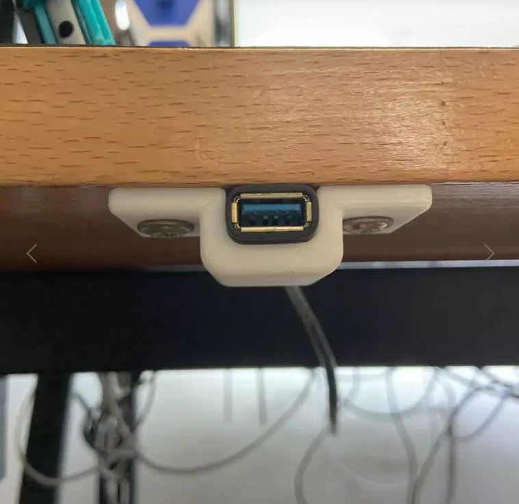 Крепление USB-порта под стол
