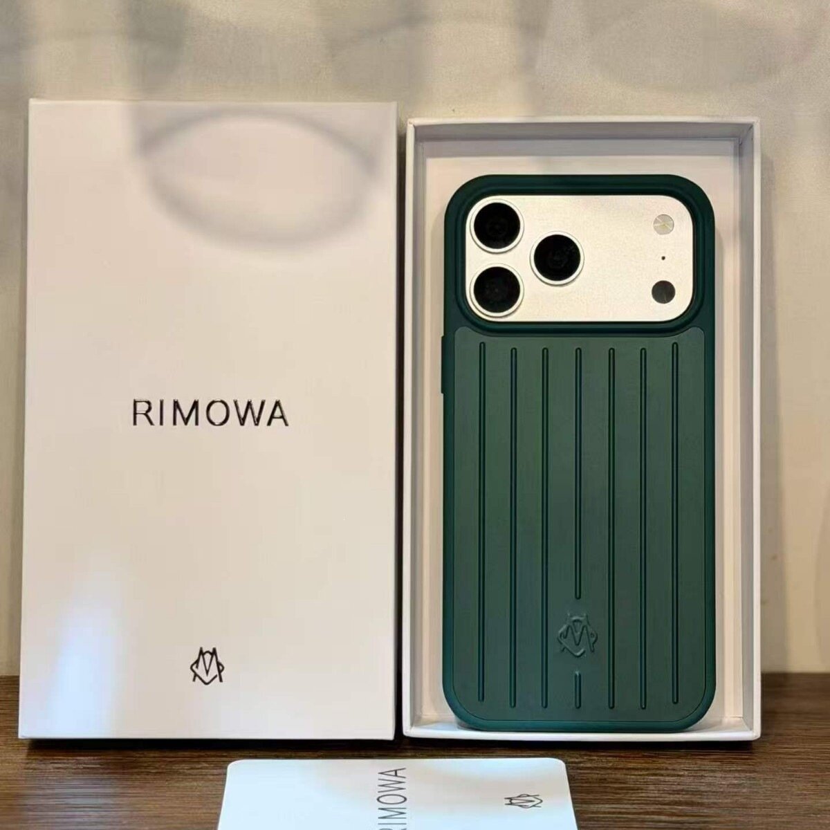 Rimowa Тёмно-Зелёный Алюминиево-Магниевый Сплав Защитный Чехол для iPhone 17 Pro Max